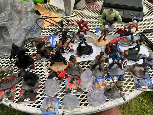 2 Disney Infinity Portal Base Pad USB & DISNEY MARVEL STAR WARS ...