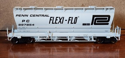 Rapido Trains Penn Central Railroad Flexi Flo Covered Hopper 897854 HO ...