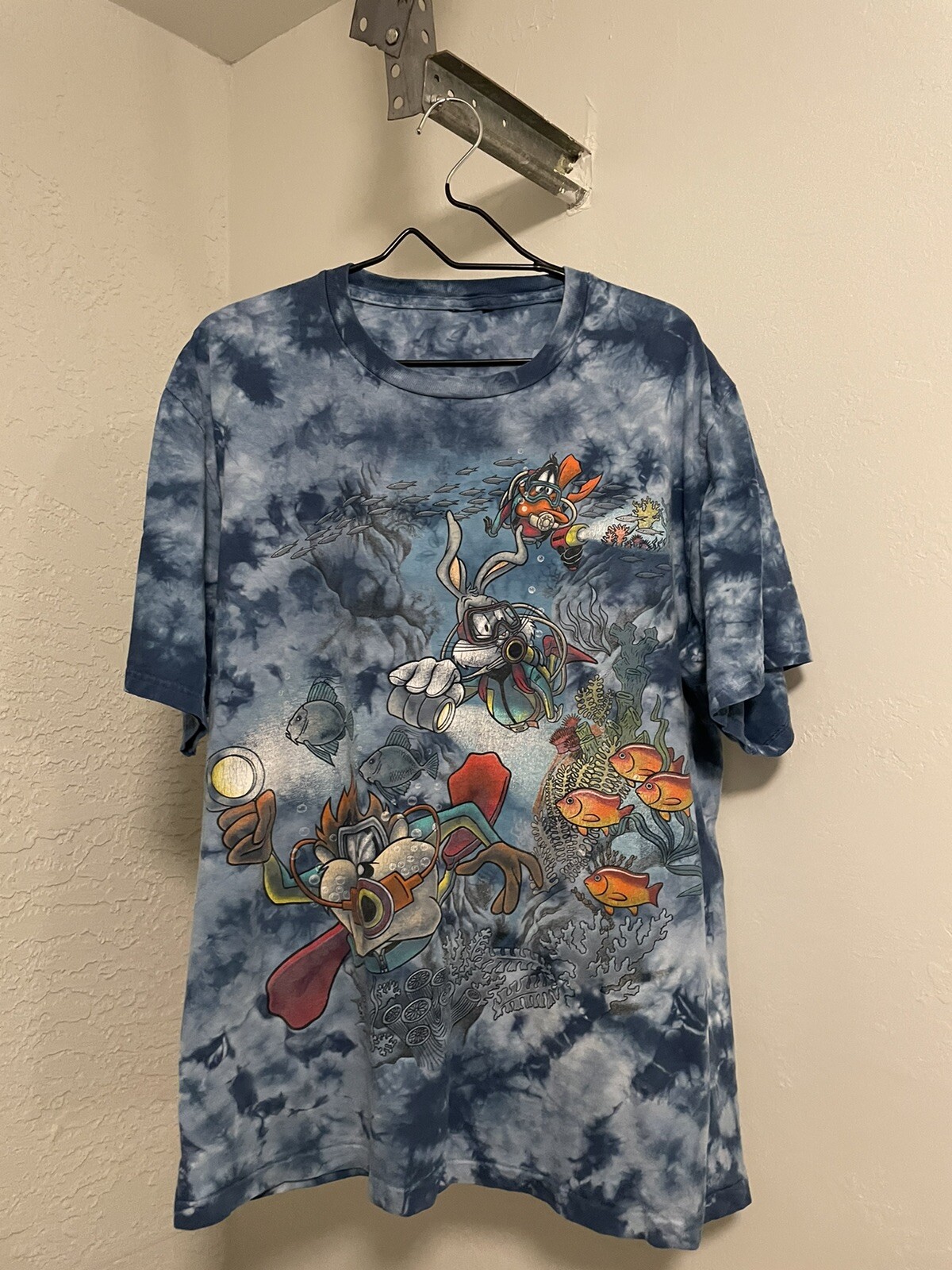 Vintage Early 90s Looney Tunes All Over Print Tee Shi… - Gem