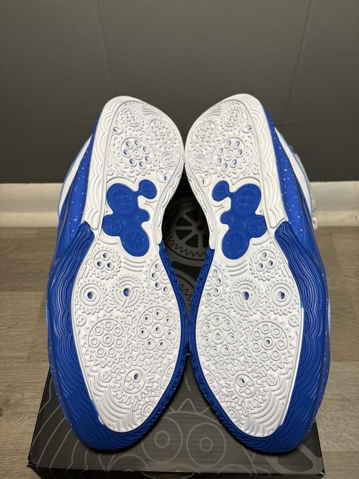 Kd 16 Kentucky Wildcats Player Exclusive Promo Sample PE size 11.5 ...