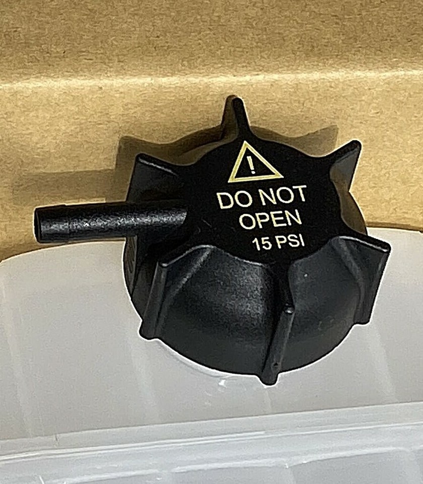 TRP Kenworth / Peterbilt Radiator Surge Tank Assembly | T1673008 ...