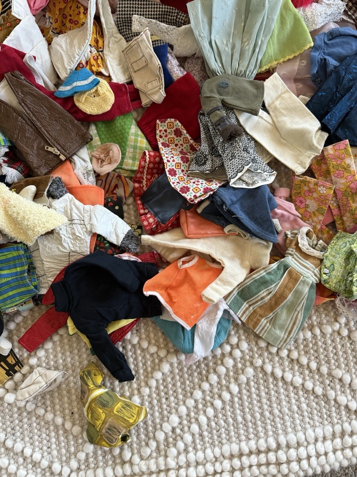 Huge Lot Of Vintage Barbie Clone Clothing And Accessories TLC To Good ...