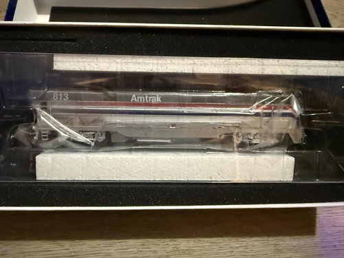 HO SCALE LOCOMOTIVE Athearn GENESIS P40DC AMTRAK PHIII #813 DCC READY ...