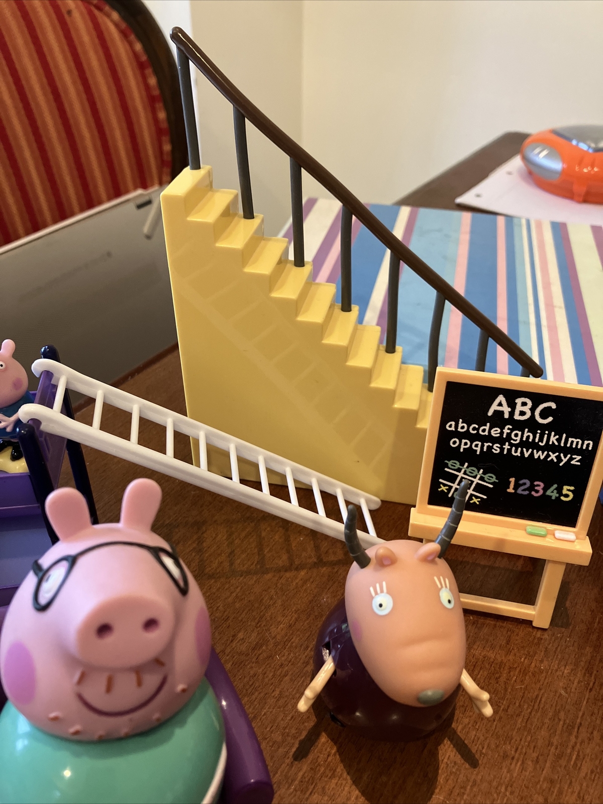 PEPPA PIG Madam Gazelle School Classroom Set 8 figures With Living Room ...