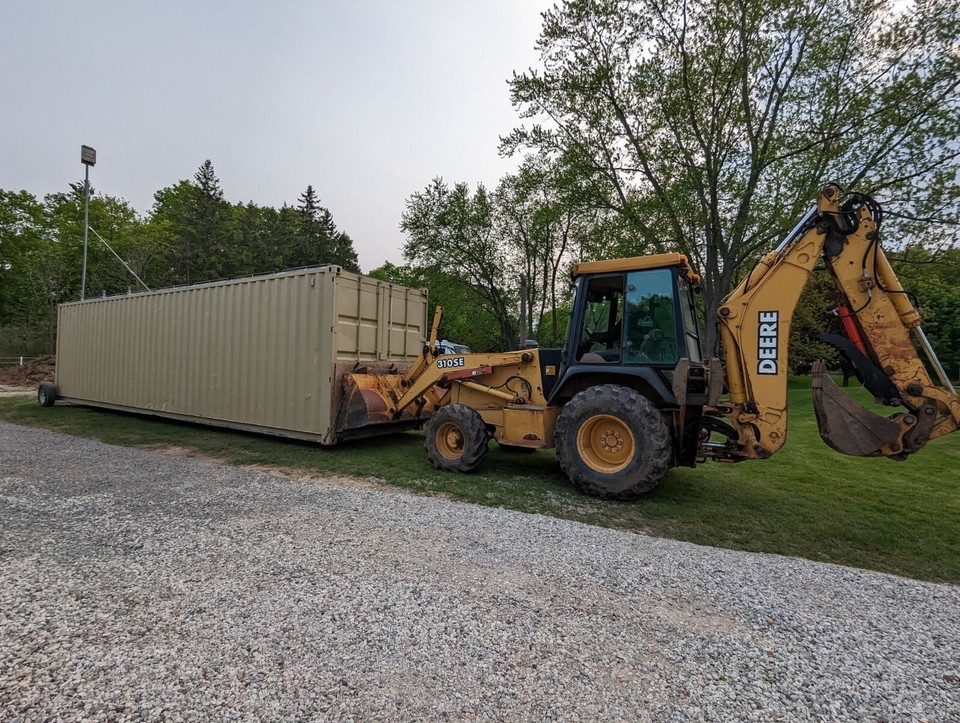 6 x 5.5 Lug Superior Container Wheels Bolt-on SINGLE Spindle Kit ...