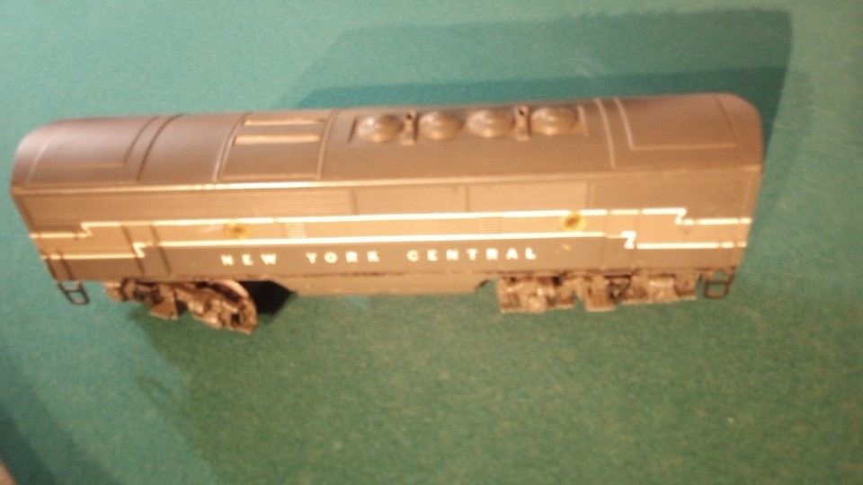 LIONEL POSTWAR NYC F3 ABA 2344T and 2344C Diesel Electric Engine Set | eBay