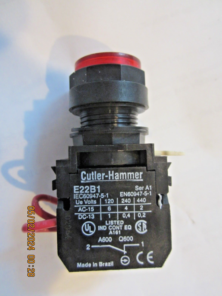 CUTLER HAMMER EATON RED PUSH BUTTON WITH E22B1 / B2 SER A1 CONTACT ...