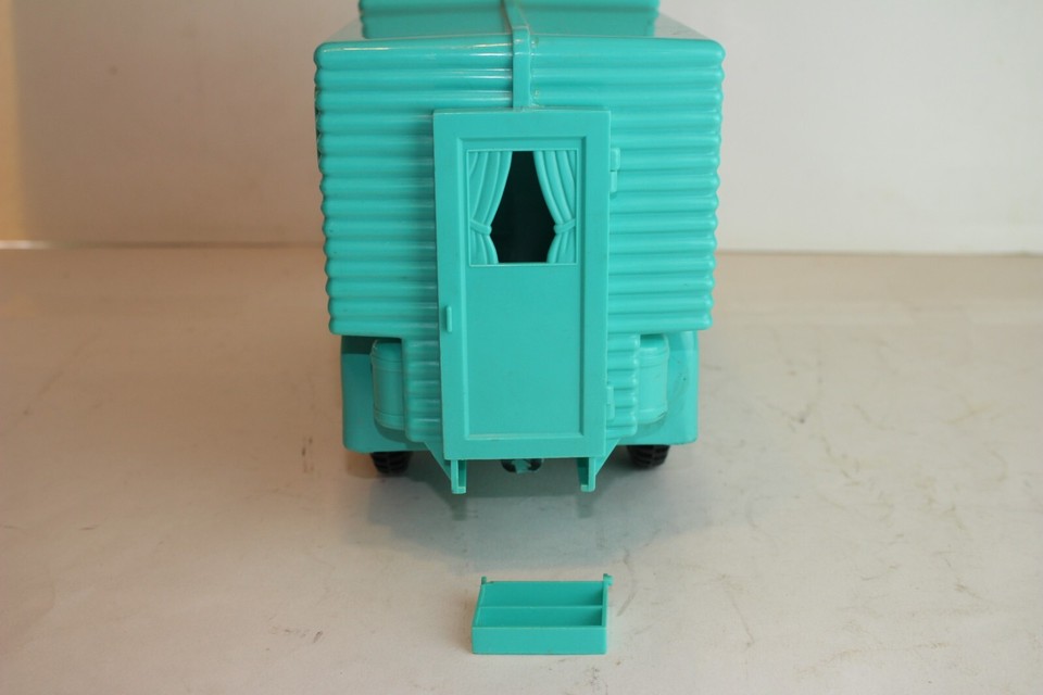 Nylint #5400 Ford Econoline Camper Truck with Sailboat, Original Box ...