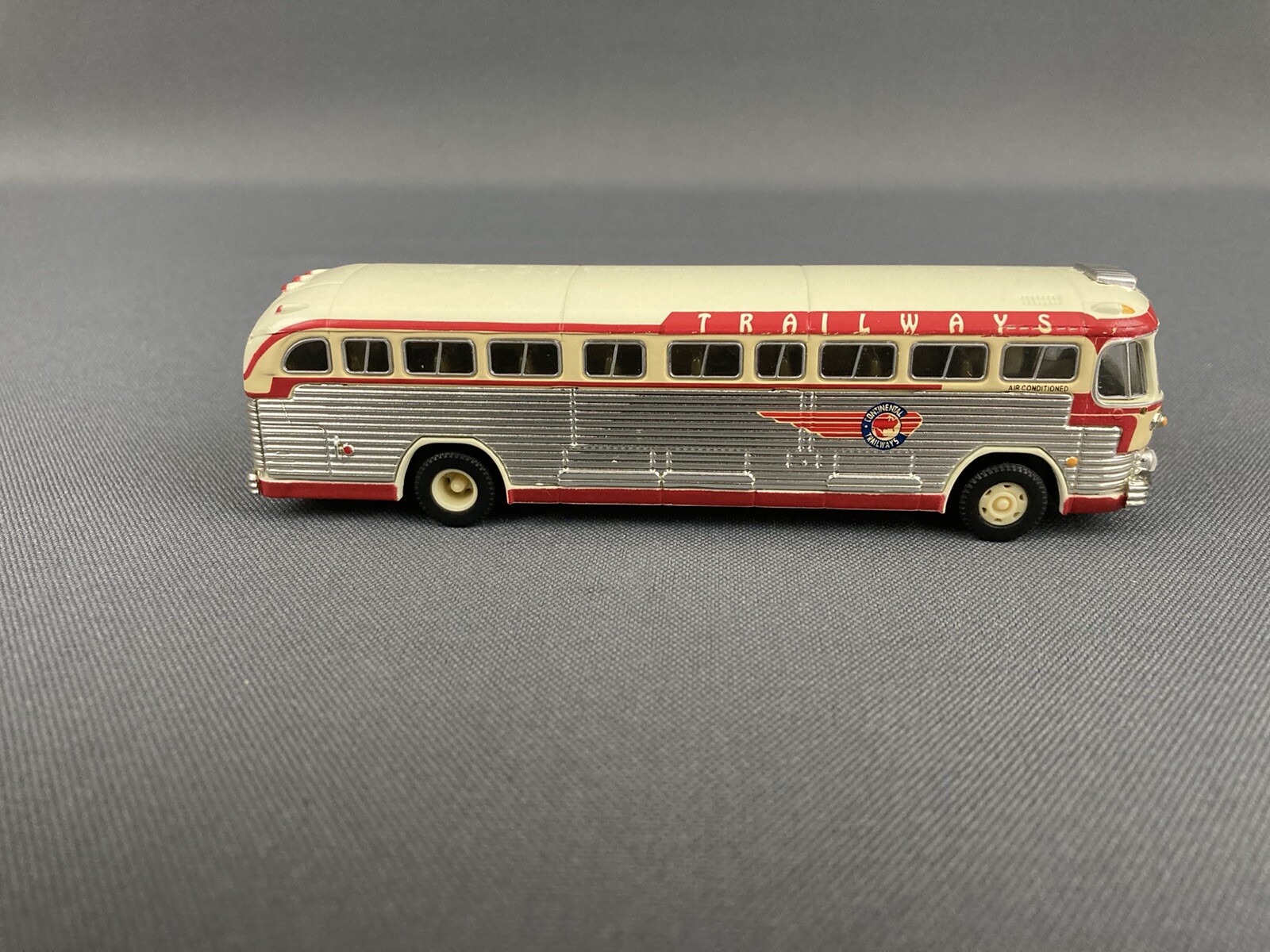 Classic Metal HO 1/87 Scale 1959 GM Continental Trailways Motorcoach ...