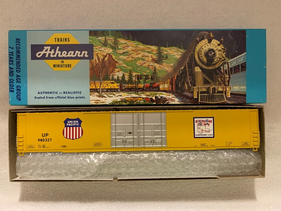 Athearn HO Scale 86' Hi-Cube 4 and 8 Door Box Car Kits each sold ...