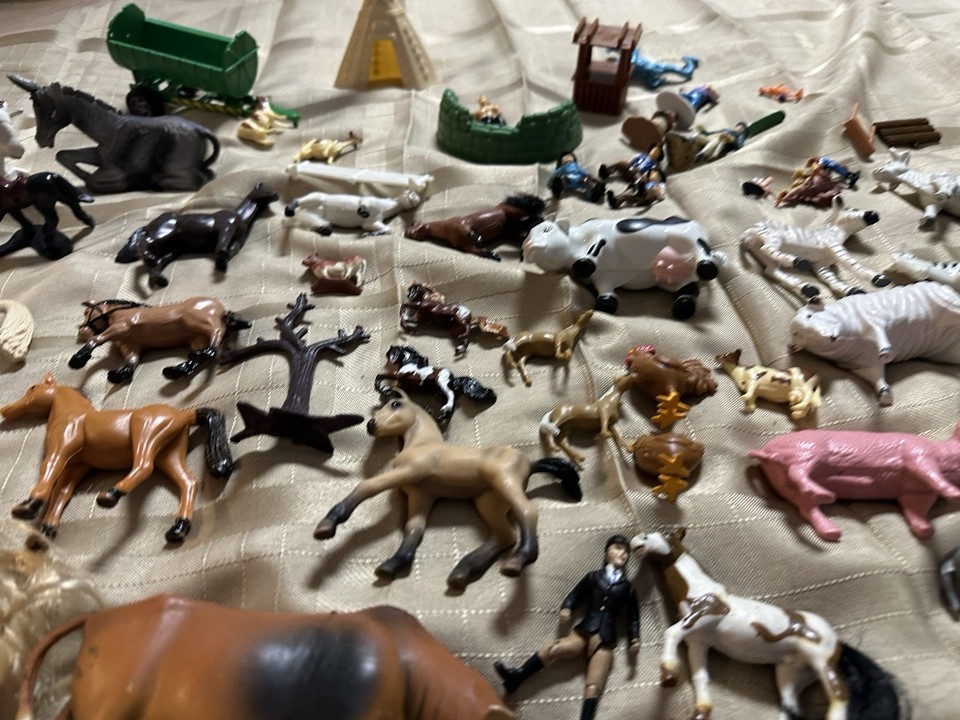 Plastic Zoo & Farm Toy Animals Mixed Lot Of 100+ Schleich Safari Ltd ...