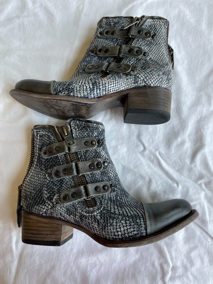 Women Freebird Grecko Boots-Size 8, Gray-toned, Straps, 2" heel ...