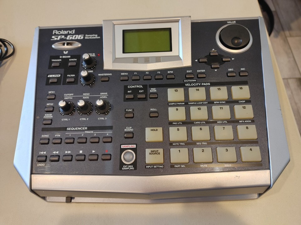 Roland SP-606 Sampling Workstation Groove/ Production Station | eBay