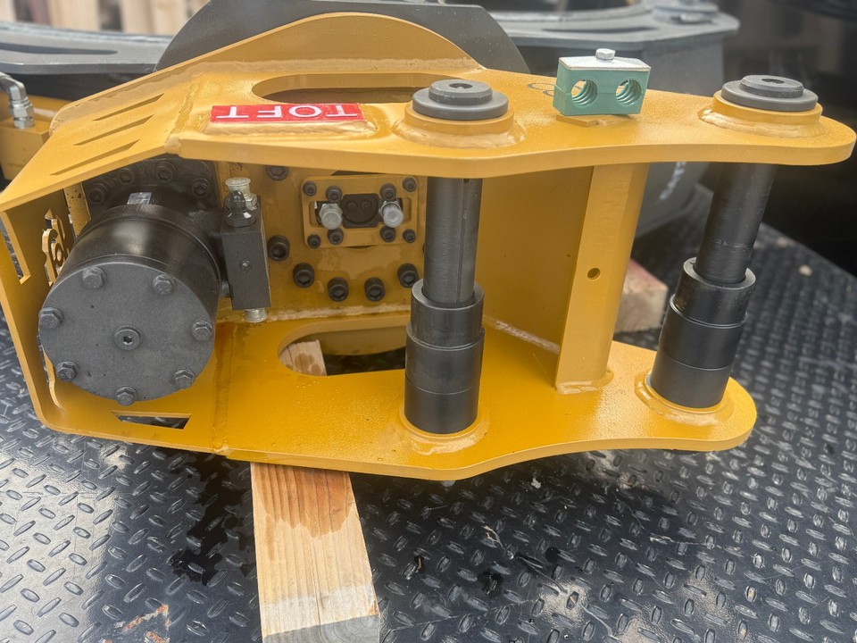 Swivel Head Rotating Log Grapple Bucket Attachment CAT Caterpillar 305 ...