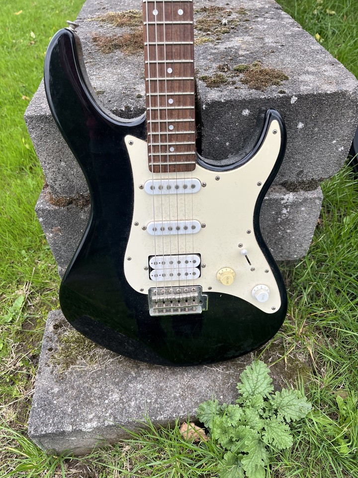 Yamaha Pacifica PAC-012 Black Indonesia Made strat Style rock electric ...