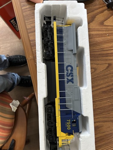 Lionel 6-18214 O Gauge CSX Dash 8 40-C Diesel Locomotive #7500 with ...