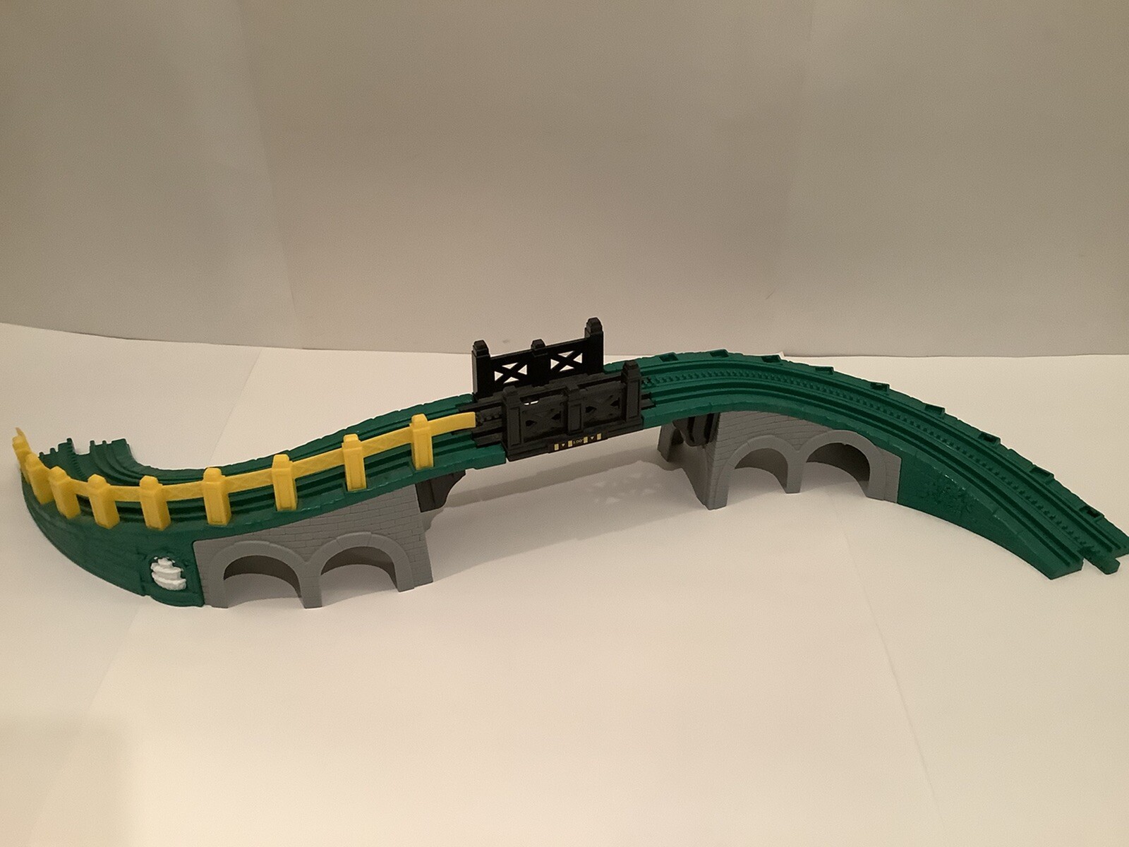 FISHER PRICE GEOTRAX GREEN HILL WITH TUNNELS AND BRIDGE LOT of 3 PIECES ...