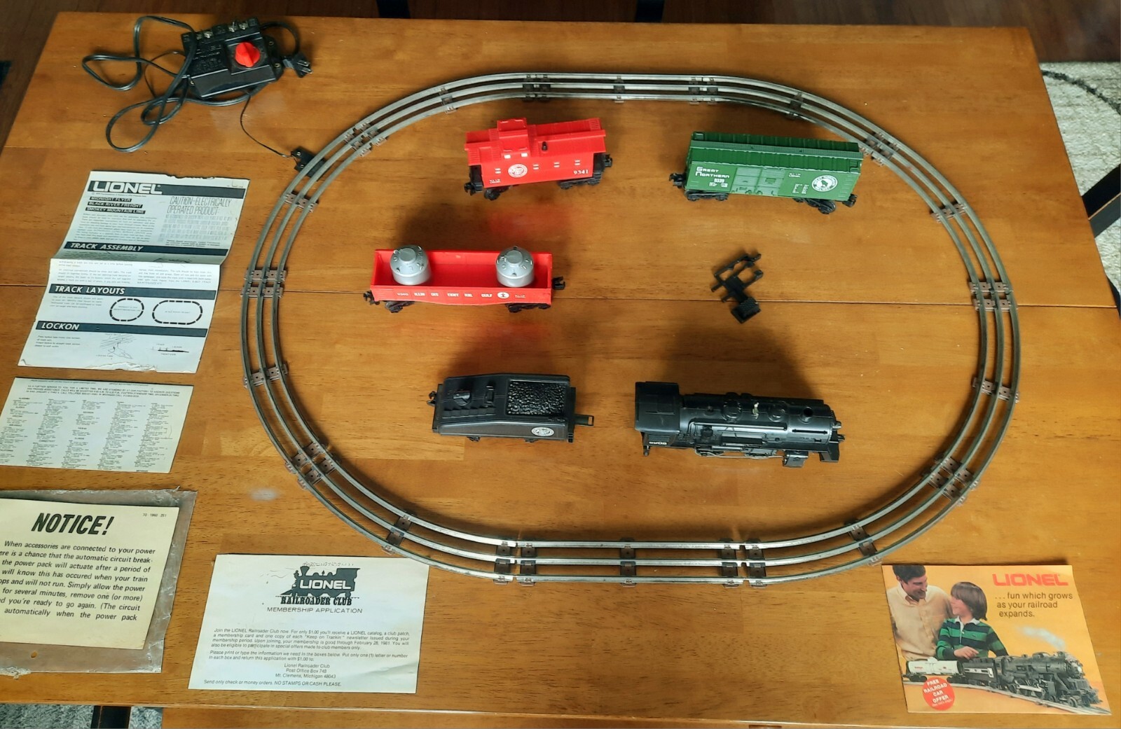 Vintage 1979 Lionel 6-1960 Midnight Flyer Train Set - Engine, Tracks ...