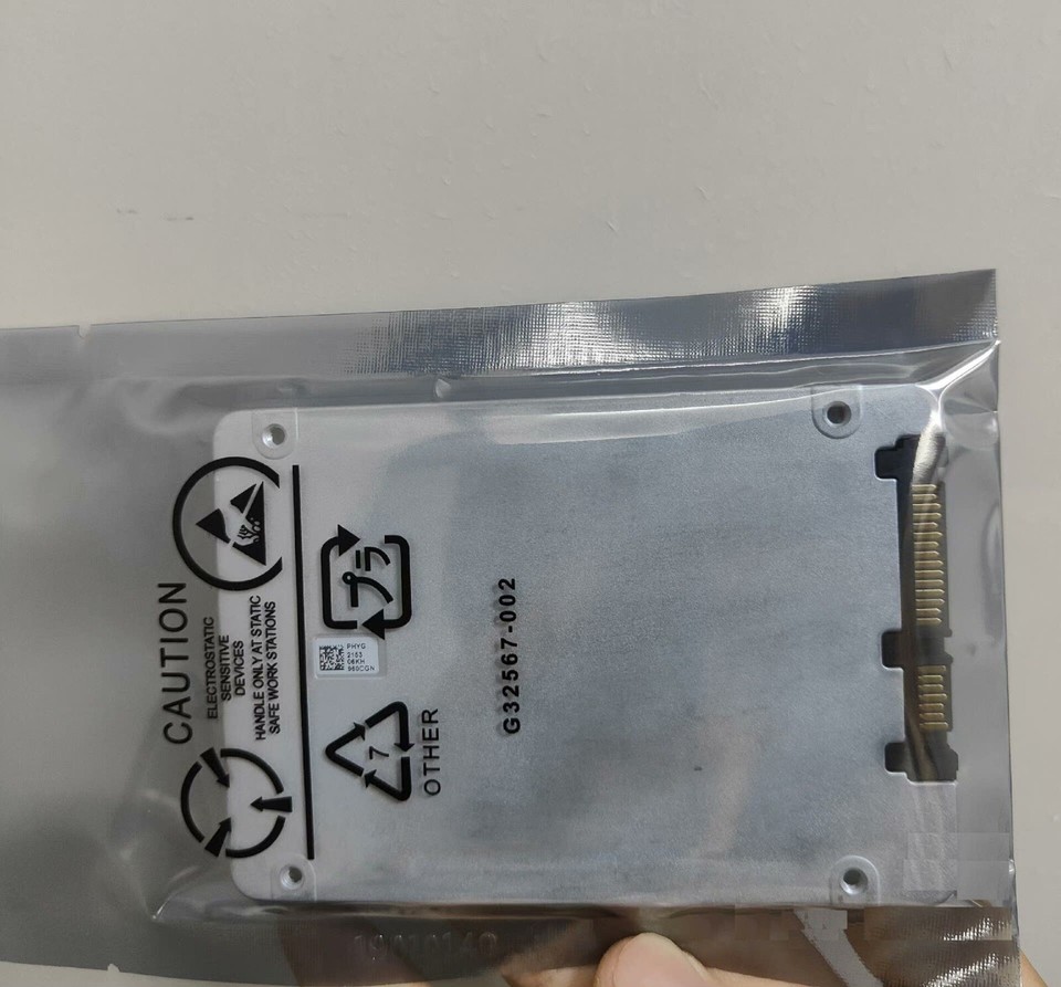 Intel S4500 Series SSDSC2KB240G7 240GB SATA3 6Gb/s 2.5" SSD Solid State ...