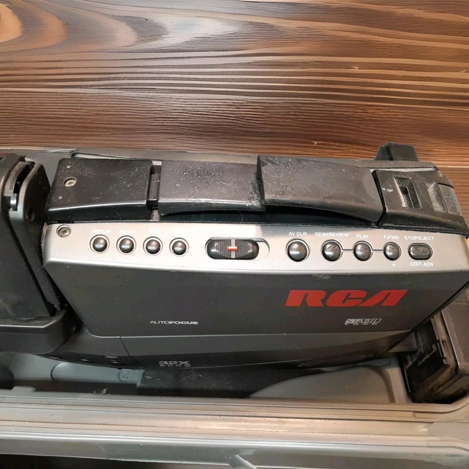 RCA VHS Camcorder Stabiltrak 32x Zoom Retro W/ Case 3 Batteries ...