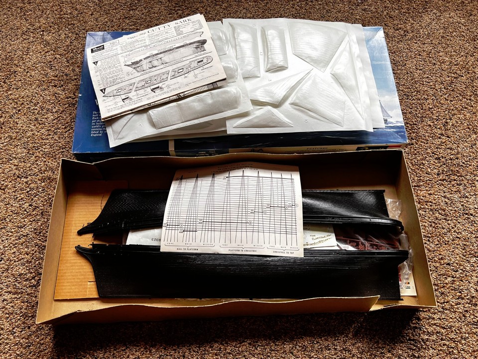 REVELL CUTTY SARK WITH SAILS SHIP LARGE PLASTIC MODEL KIT 1964 H-395 1: ...