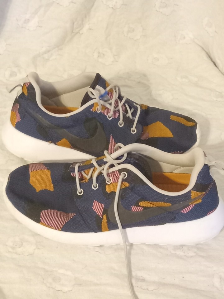 Nike Air Roshe One Sneakers White Blue Orange 845009-400 Size 10 Shoes ...