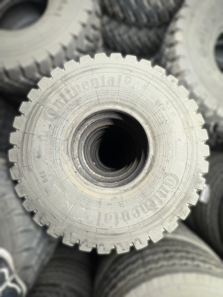 14.00R20 CONTINENTAL HCS 22PLY USED 95% TREAD | eBay