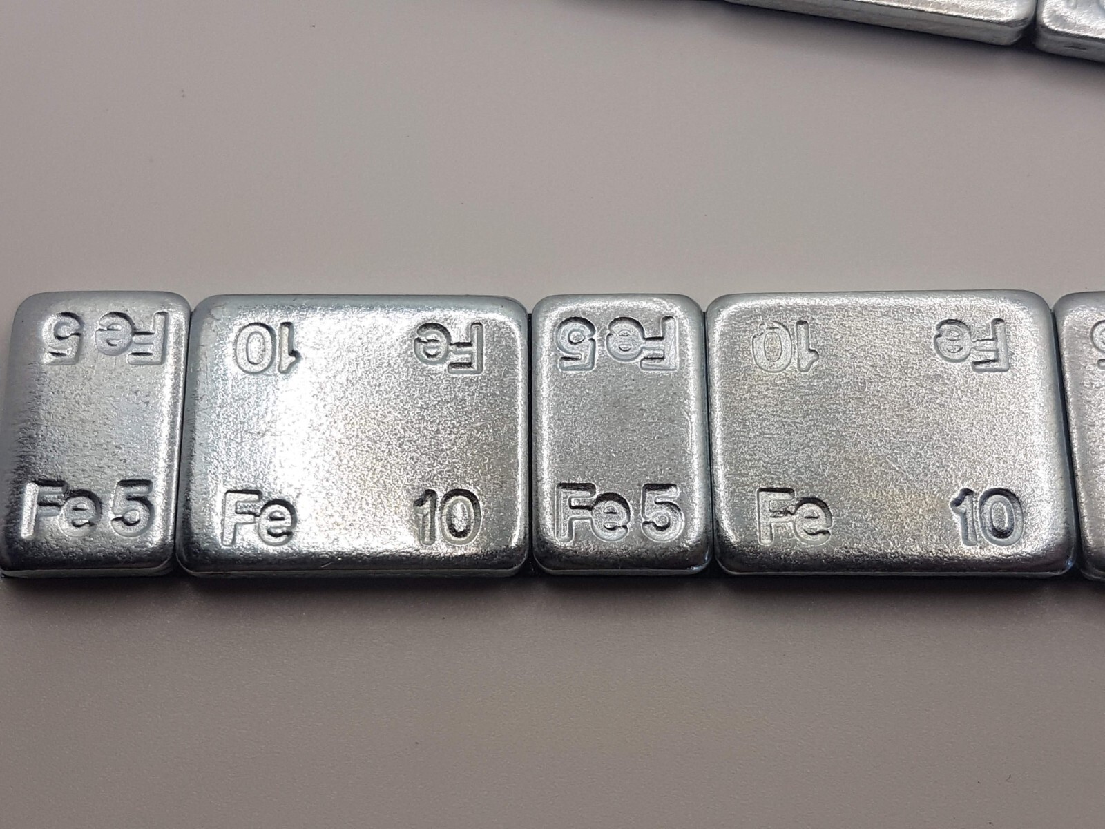 Stick on Weights Suitable For Model Trains - 32 Weights (16 x 5g & 16 x ...