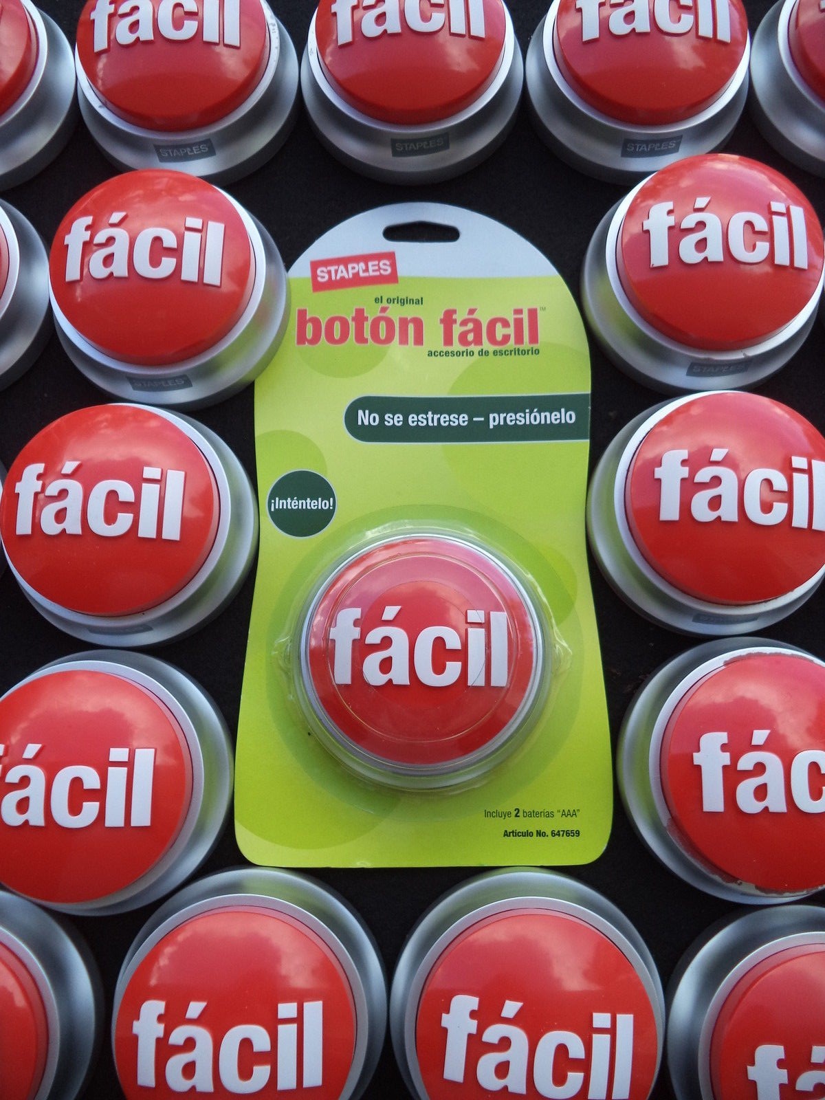 STAPLES en español botón fácil Spanish EASY BUTTON boton BUTTON ...