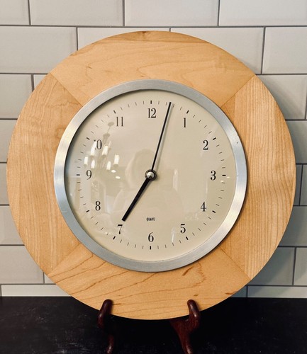12" Rd Oak Wooden Wall Clock Features Stunning Grain/Dovetail Joints ...