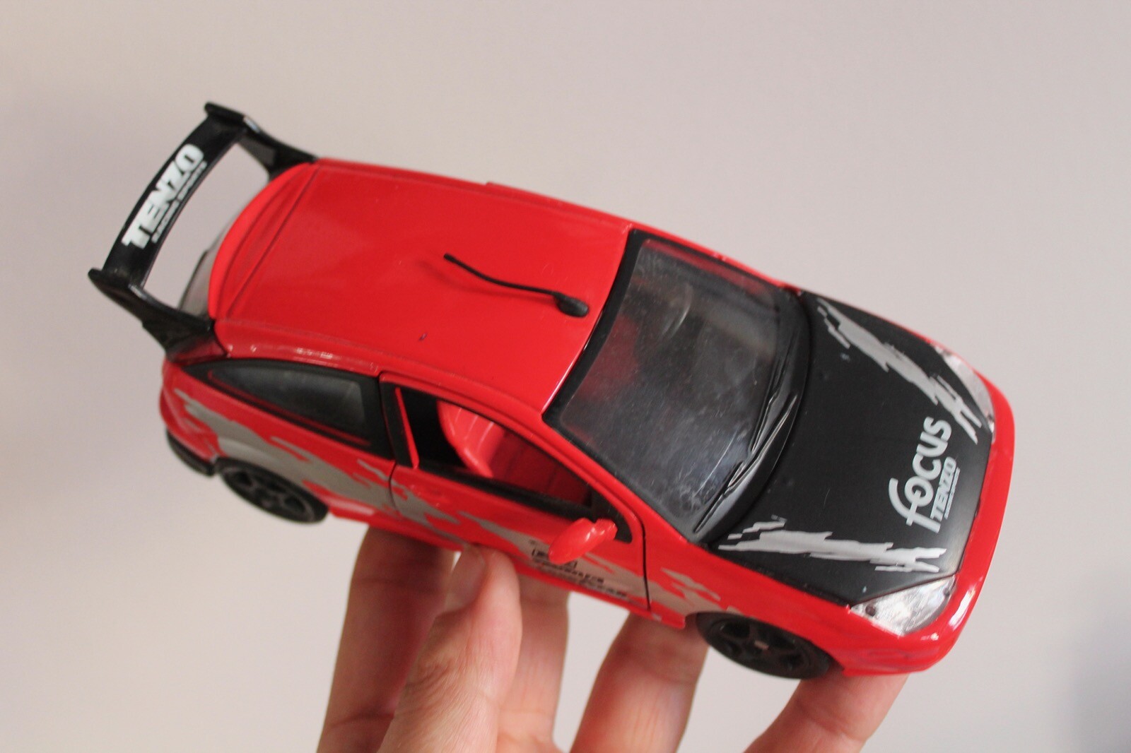 Maisto 7” FORD FOCUS SVC Excess Tuners RALLY Diecast Model RED Car 1/24 ...