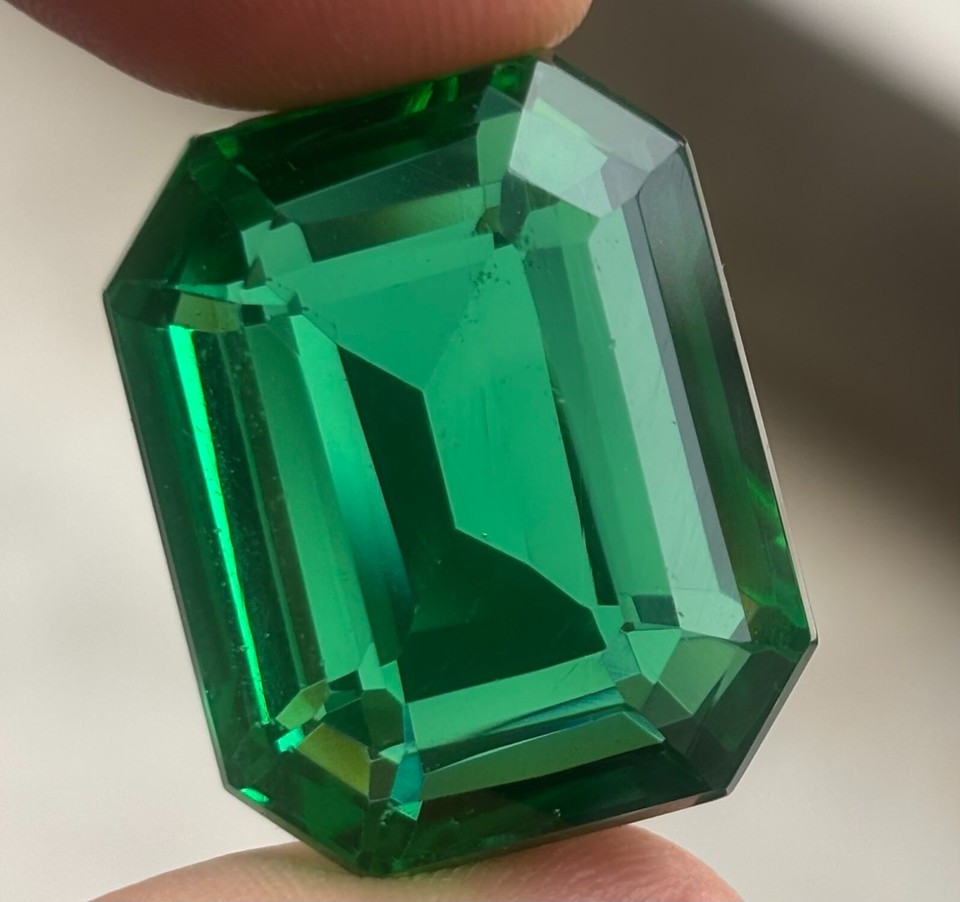 100 Cts Natural Green Emerald Emerald Cut Certified Colombian Loose ...