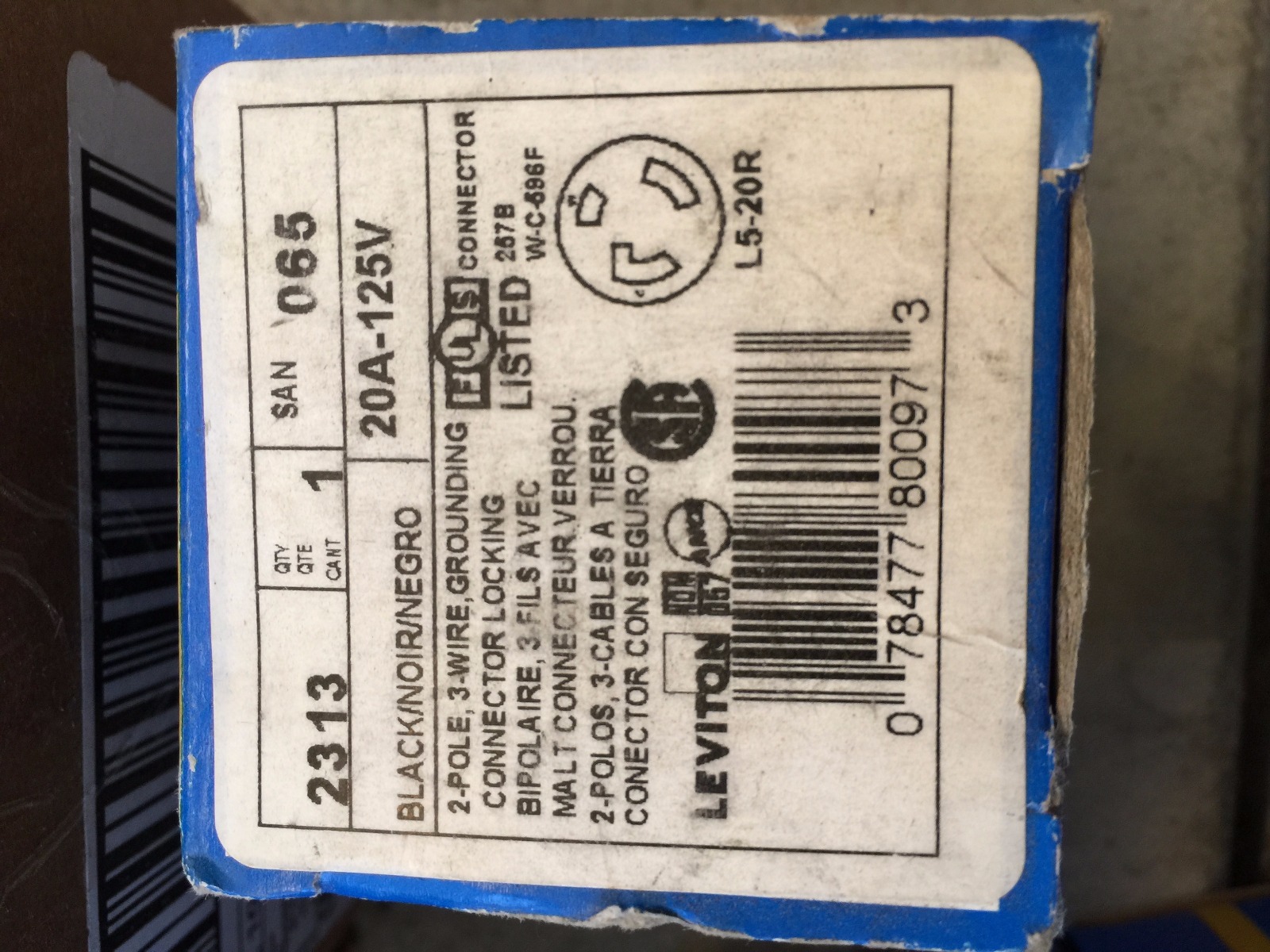 Leviton 2313 20A 2-Pole 3-Wire NEMA L5-20R Grounding Locking Cable ...