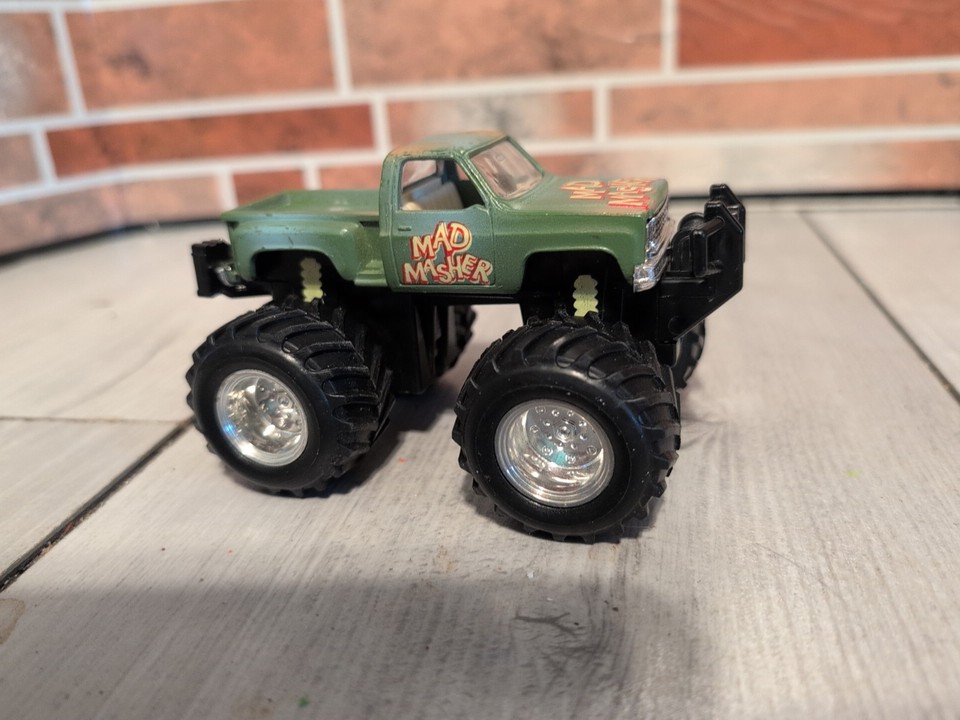 VTG MC Toy MAD MASHER 80s Chevrolet Stepside 4X4 Diecast Monster Truck ...