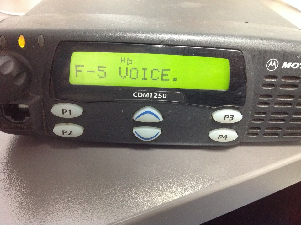 Motorola CDM1250 Mobile Radio AAM25KKD9AA2AN, Mount FREE PROGRAMMING | eBay