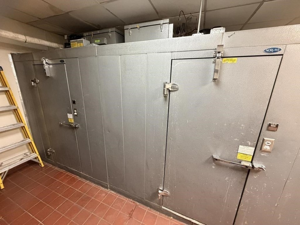 Norlake 6’x8’x7.5’ Walk In Cooler With Self Contained Capsule Pak ...