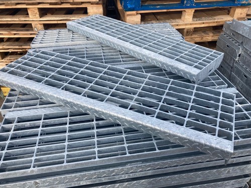 Galvanised Steel Stair Tread Mesh Step Anti-Slip Nosing and Drilled End ...