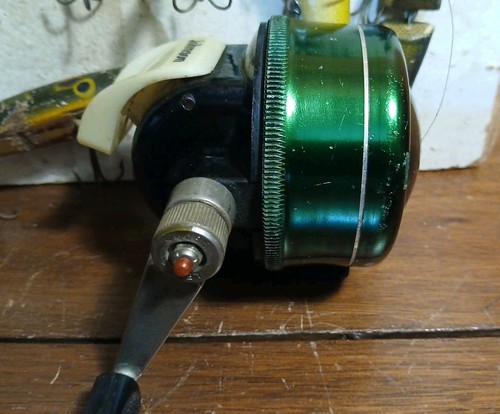 Vintage Johnson Sabra Model 130-A Spin Casting Fishing Reel Made In U.S ...