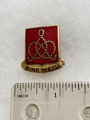 Authentic US Army 233rd Field Artillery Battalion DUI Unit Crest ...