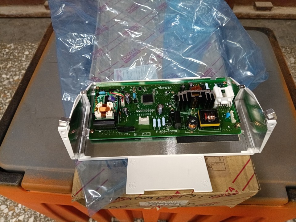 TOYOTA LAND CRUISER PRADO J90 COMPUTER ACCESSORY METER NEW GENIUNE ...