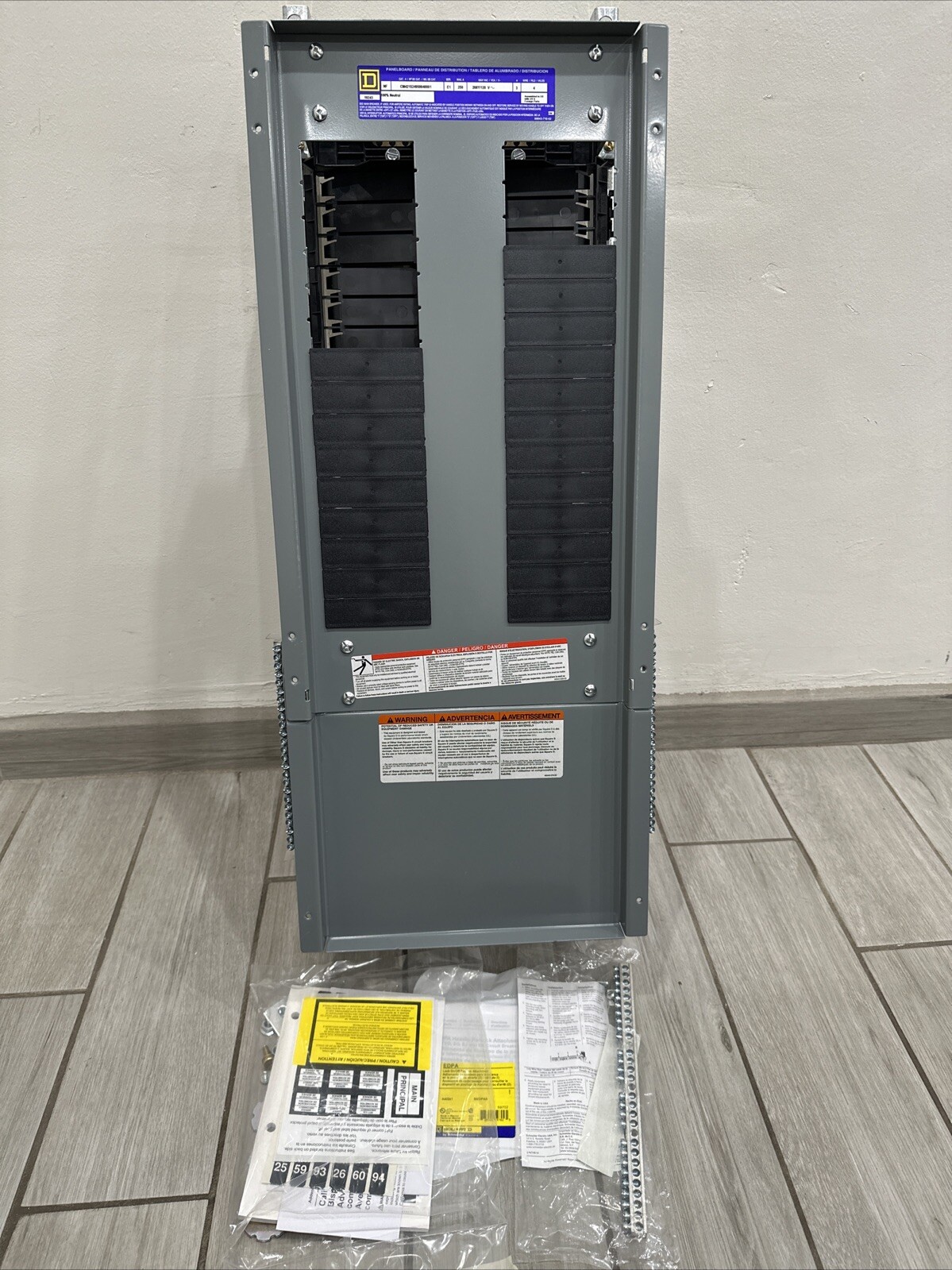 ⚡️Square D CM421524950040001 Panelboard E1 250A 208Y/120V 3-Phase 4W⚡️ ...