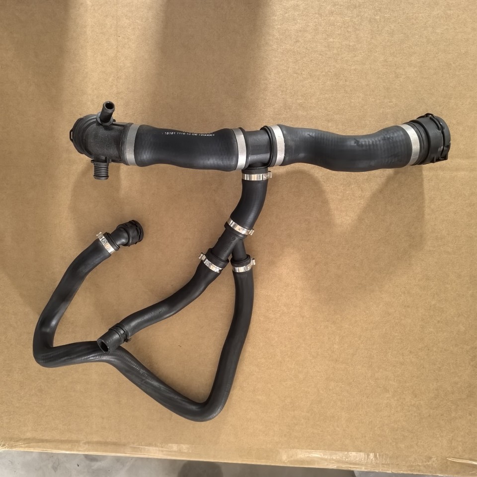 Water Tank Upper Pipes For Rolls-Royce Ghost RR4 WRAITH DAWN 17127604913