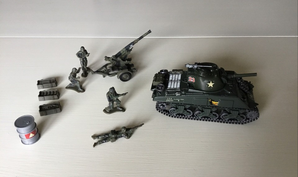 New Ray U.S. Army Sherman Tank With Artillery Piece & 4 Infantry In 1/ ...