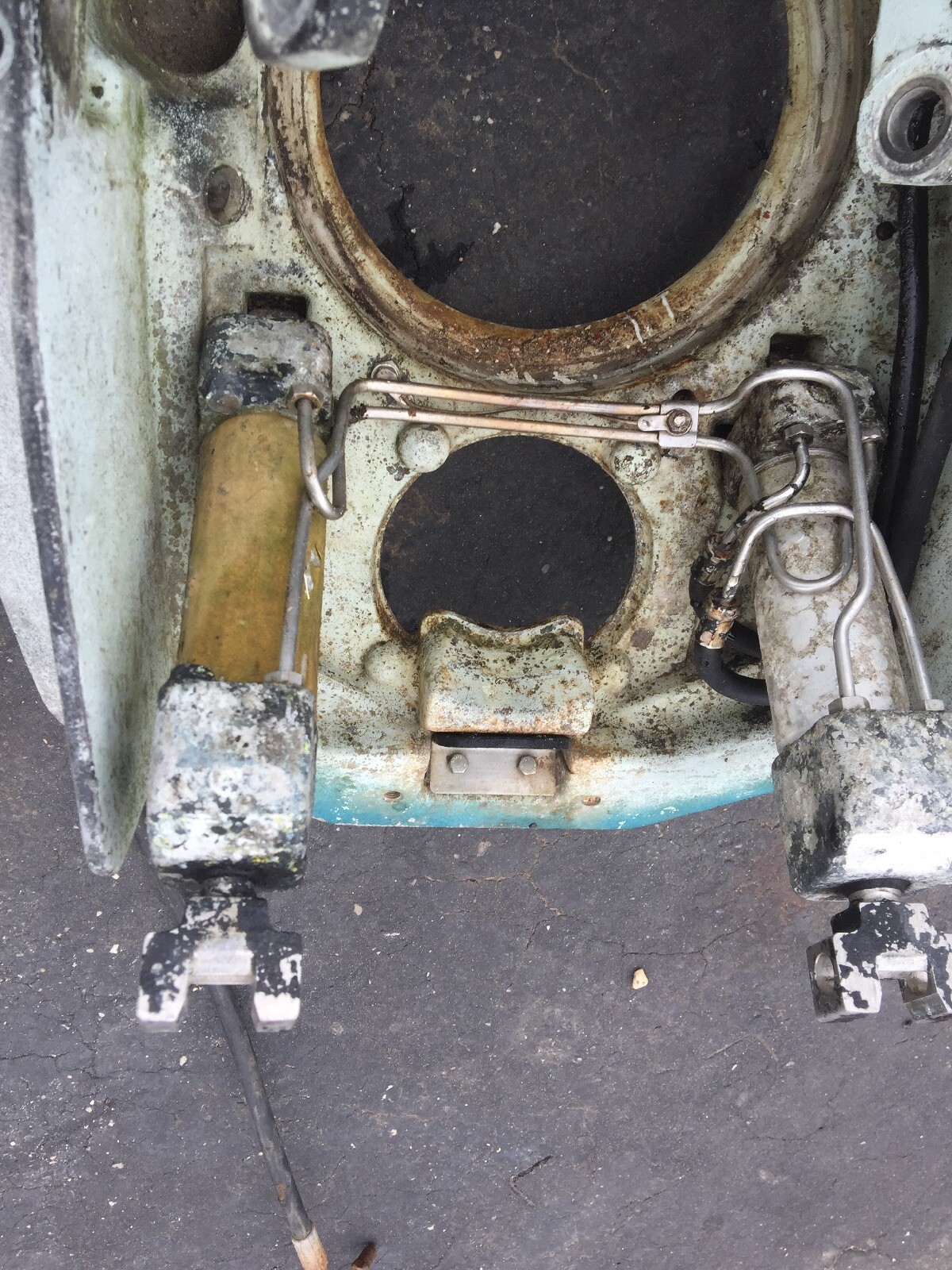 Volvo Penta 290A 290 A B DP/SP Transom Shield With Trim Cylinders V8 ...