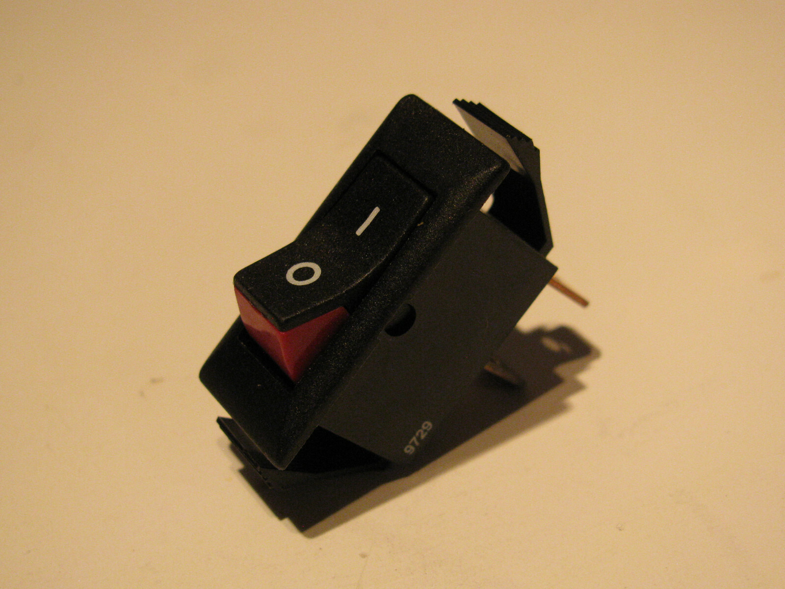 3 Eaton Rocker SWITCHES 1500113E014 AA. 125vac 15 amp. 250vac 10 amp 10 ...