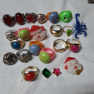 Vintage Gumball Machine Plastic Ring Lot Santa Goldtone Red Jewel Pink ...