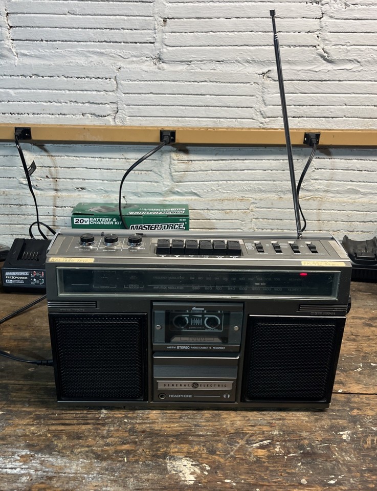 Vintage General Electric Boombox AM/FM Stereo Cassette Player GE 3 ...