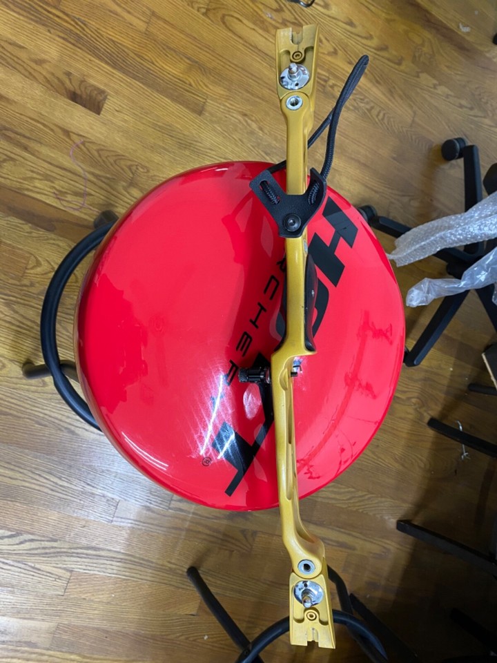 Win and Win winstar II recurve riser with Hoyt 900 CX carbon X-Foam ...