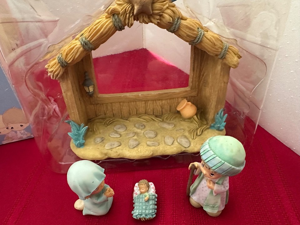 2004 Precious Moments Four Piece Nativity Set Christmas Manger Enesco w ...