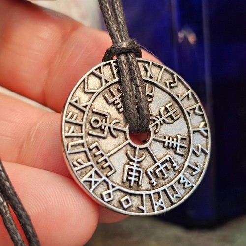 Vegvisir Rune Wheel Pendant Necklace Valknut Odin Hammer Rune Norse ...